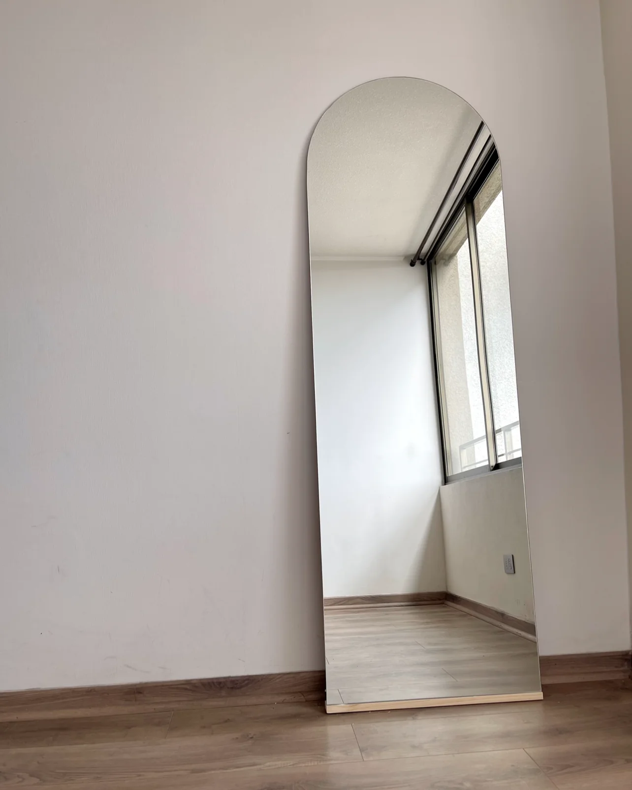 Espejo Simple Pure, Medio Arco – Cuadros Deco